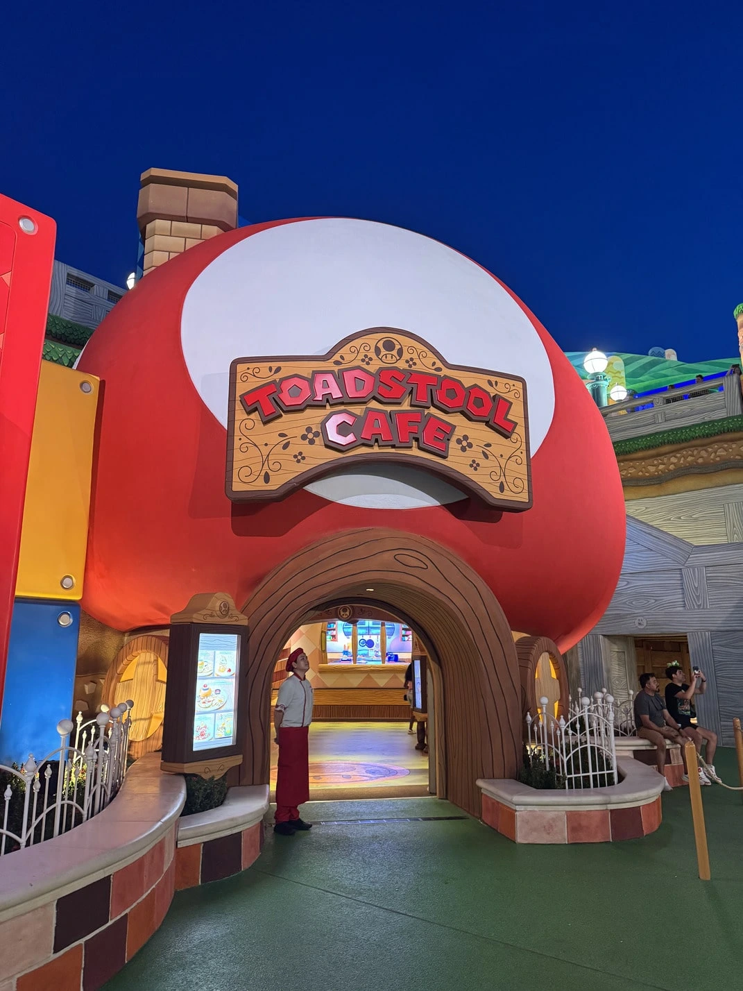 Toadstool Cafe at Universal Epic: the most adorable restaurant in Super ...